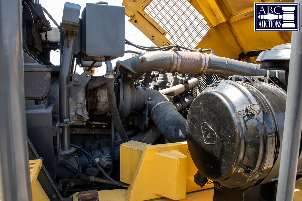 2011 Komatsu HM400-2 Articulated Dump Truck