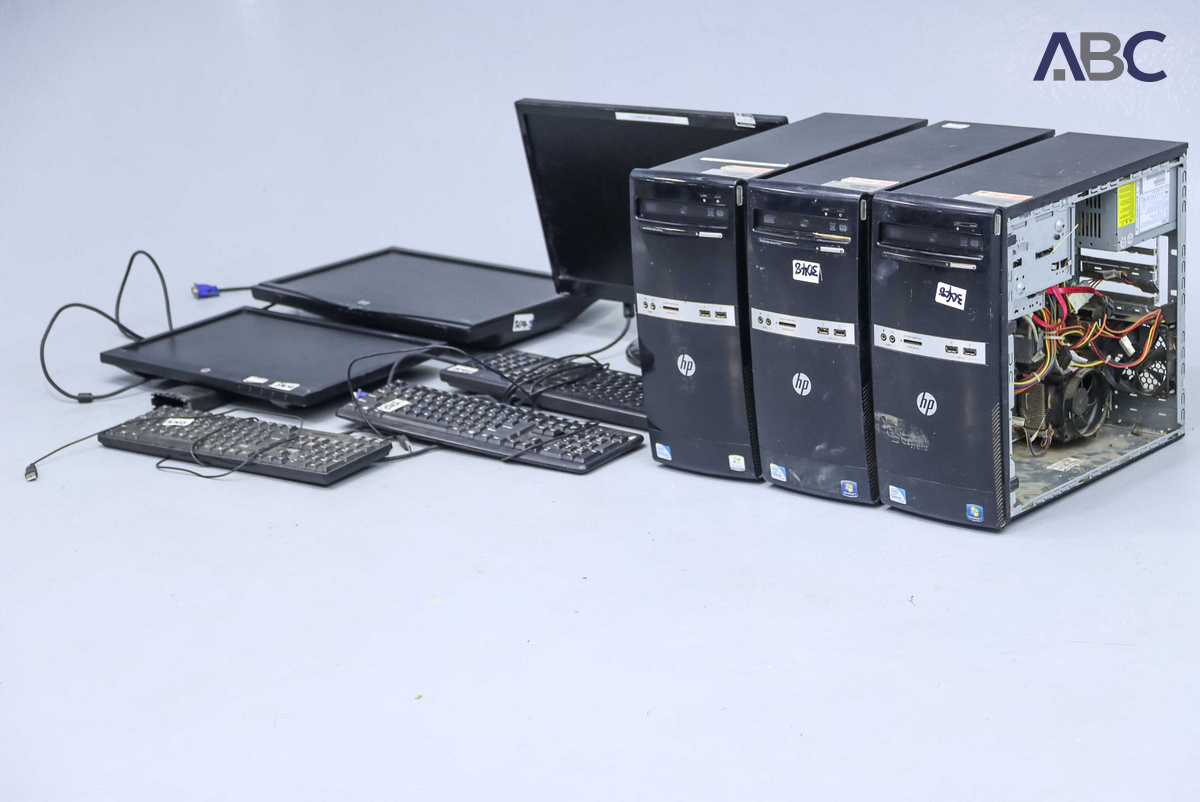 HP Monitors, Keyboards & Systems Units (9)