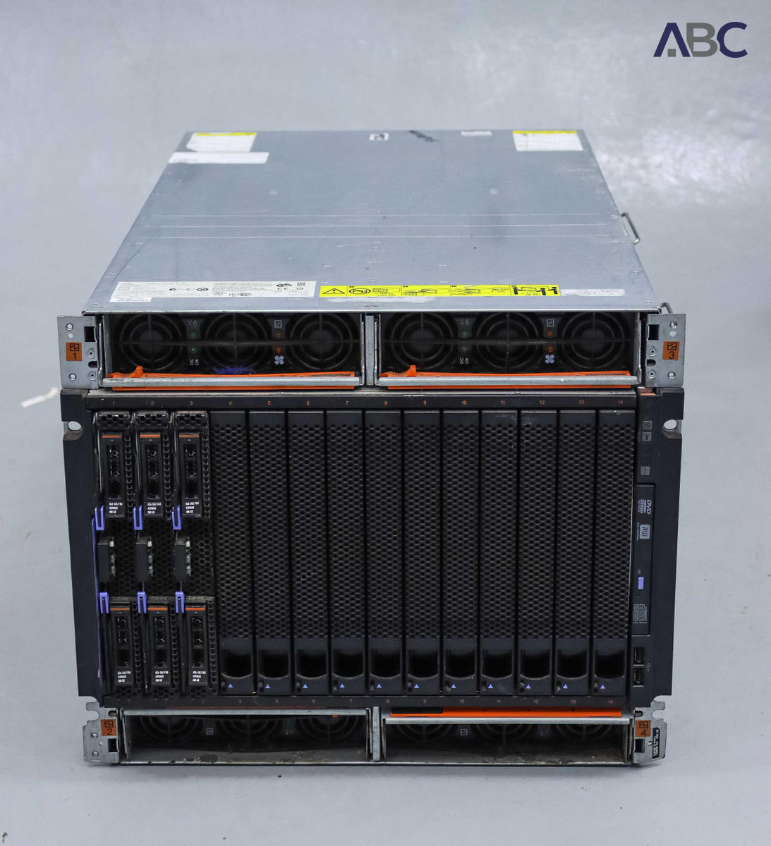 IBM 4TG UPS (200 - 240V) (1)